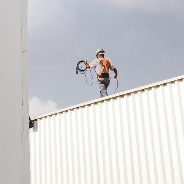 California Fall Protection Awareness For Construction - Spanish ...