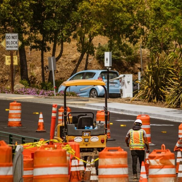Work Zone Traffic Safety Tips For Construction - Exceed Safety